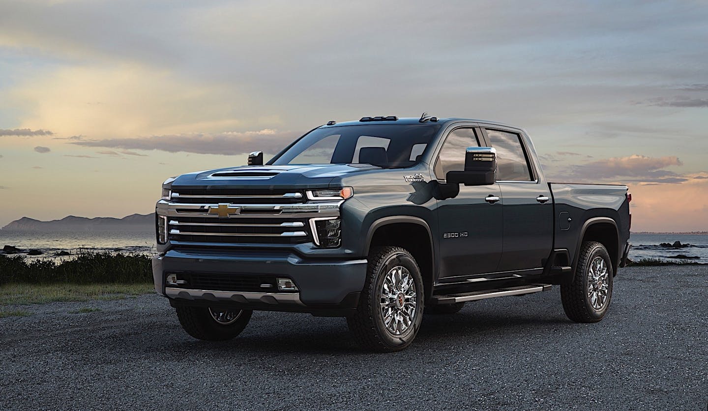Chevy se luce con el Silverado High Country • AUTORUTAS