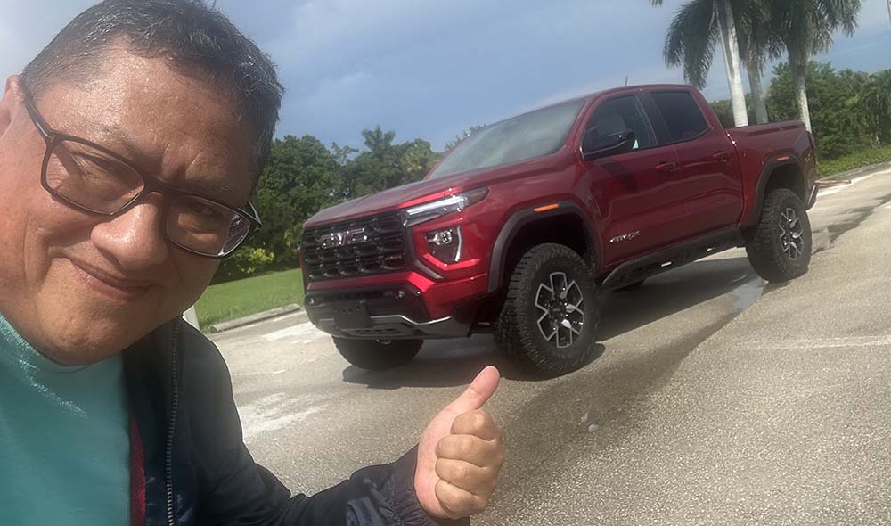 GMC Canyon AT4X del 2023, una pickup mediana, totalmente rediseñada ...