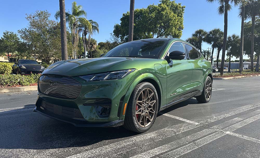 Ford Mustang Mach-E GT: Electrizando Miami con Innovación y Estilo ...